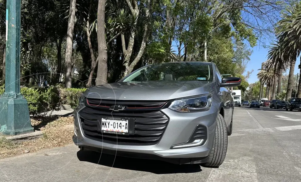 Chevrolet Onix Premier Red Line Aut usado (2023) color Gris precio $190,000