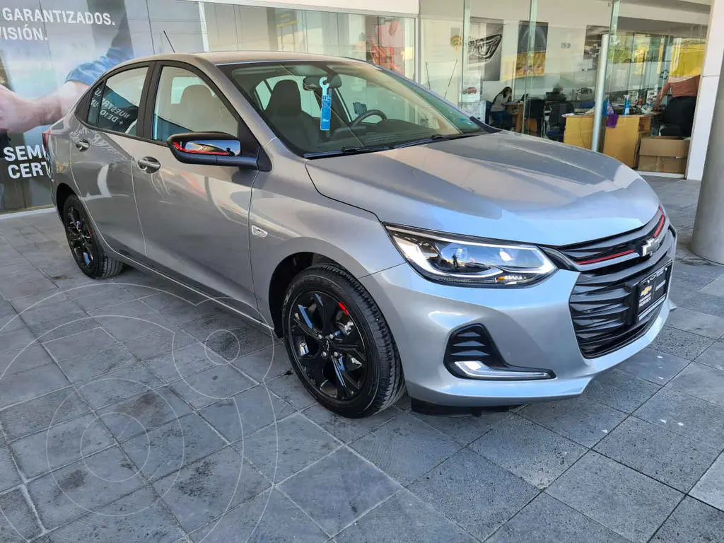Chevrolet Onix Premier Red Line Aut usado (2023) color Gris precio $378,400