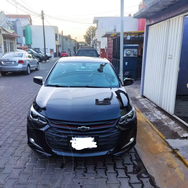Chevrolet Onix Premier Red Line Aut usado (2023) color Negro precio ...