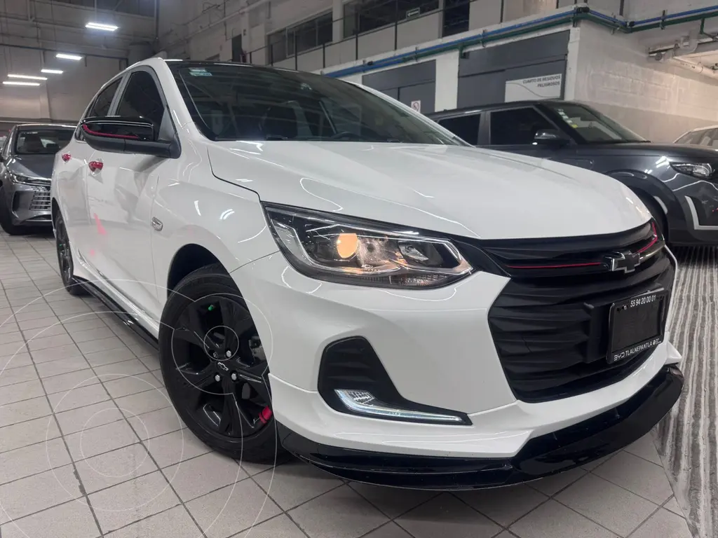 Chevrolet Onix Premier Red Line Aut usado (2023) color Blanco precio ...
