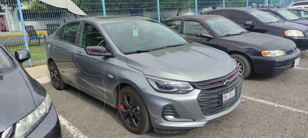 Chevrolet Onix Premier Red Line Aut usado (2023) color Gris Grafito ...