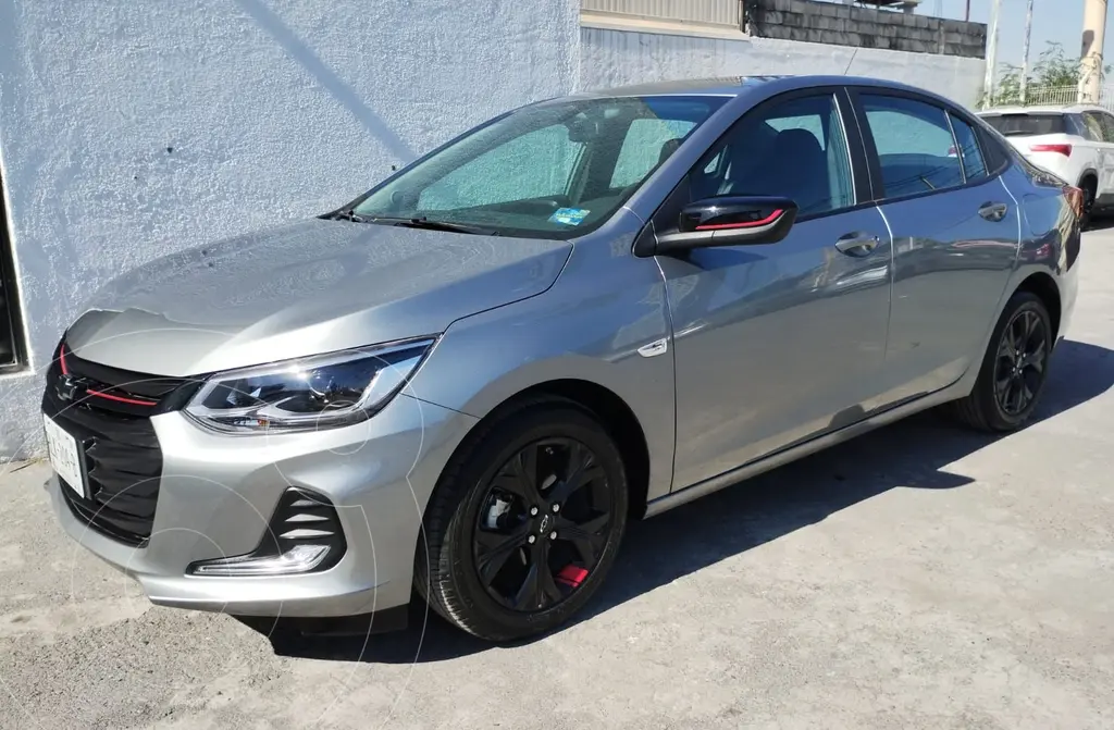 Chevrolet Onix Premier Red Line Aut usado (2023) color Gris precio $340,000