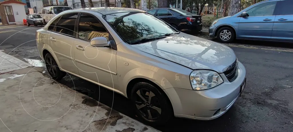 Chevrolet Optra 2.0L C usado (2010) color Plata precio $80,000