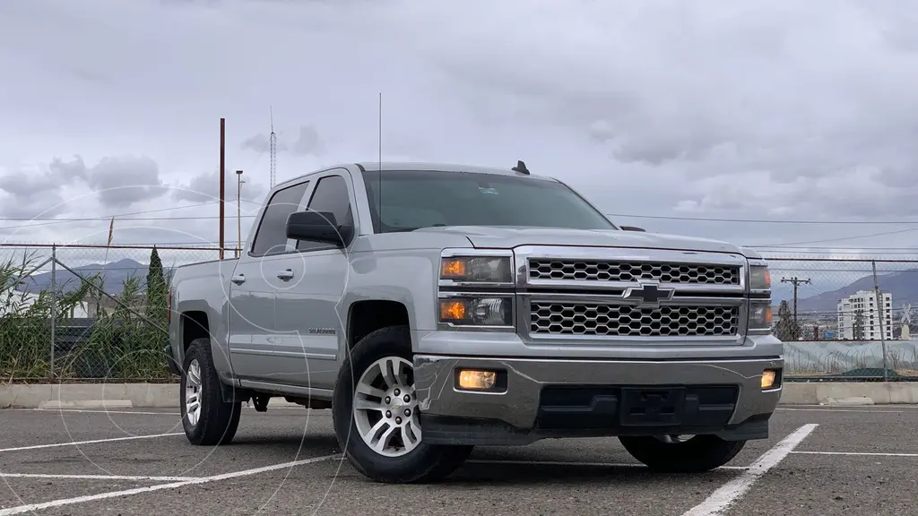 Chevrolet Silverado 1500 Cab Reg WT usado (2015) color Gris precio $373,200
