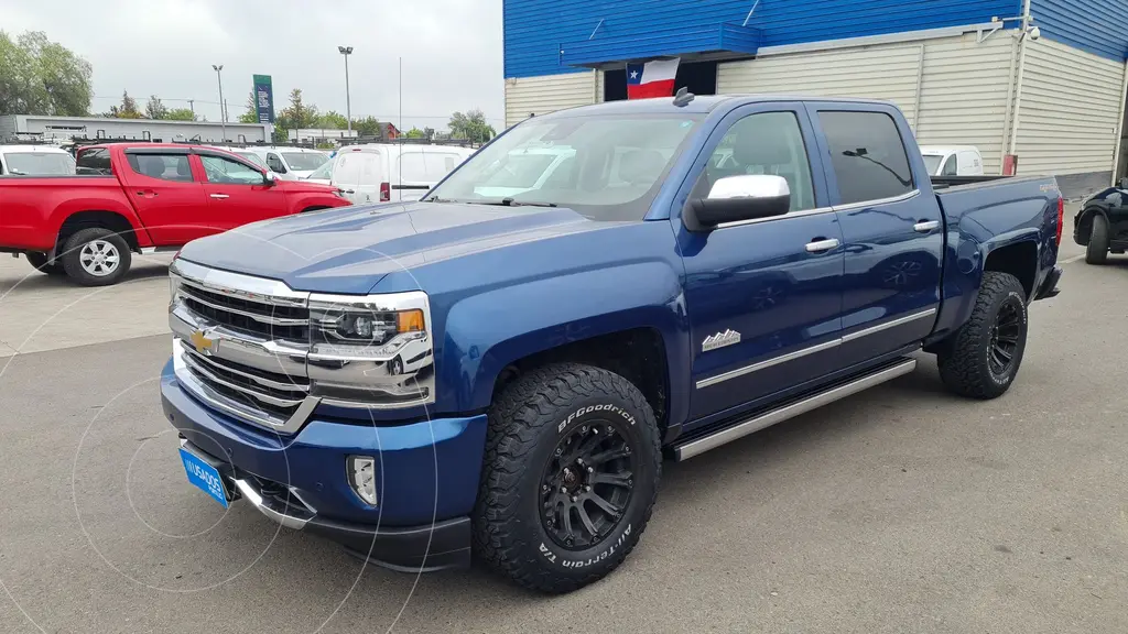 Chevrolet Silverado 5.3L 4x4 High Country usado (2018) color Azul ...