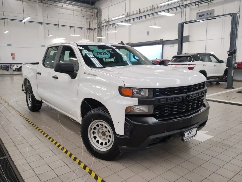 Chevrolet Silverado Doble Cabina 4X4 usado (2020) color Blanco precio ...