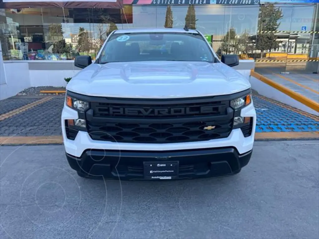 Chevrolet Silverado Cabina Regular 4X2 usado (2022) color Blanco precio ...