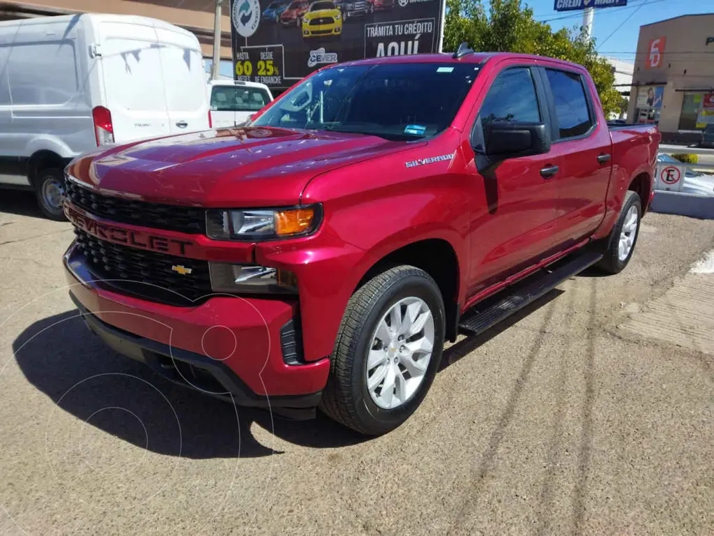 Chevrolet Silverado Custom 4X4 usado (2021) color Rojo precio $795,000