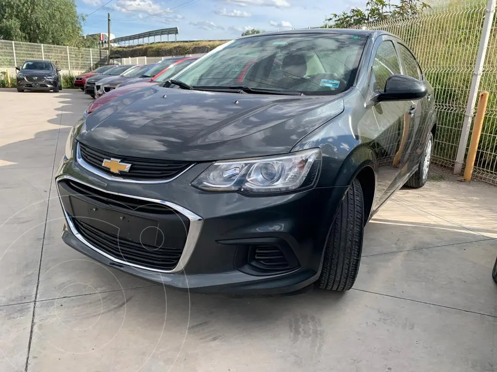 Chevrolet Sonic LS usado (2017) color Gris Ceniza precio $195,000