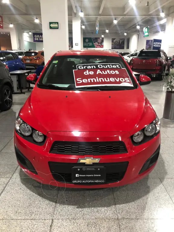 Chevrolet Sonic LS usado (2016) color Rojo precio $200,000
