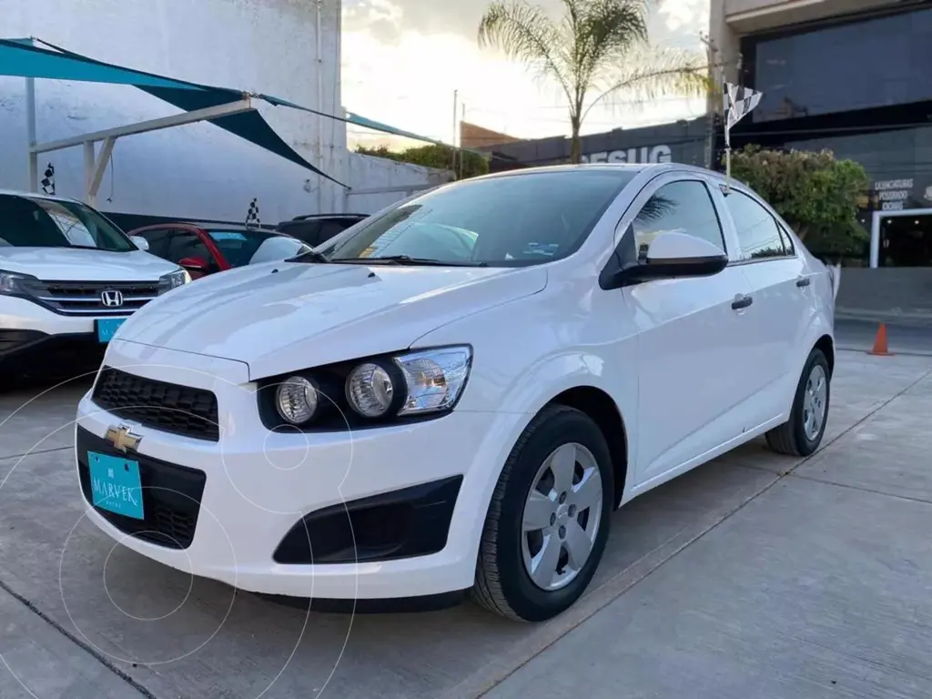 Chevrolet Sonic LT HB usado (2016) color Blanco precio $180,000
