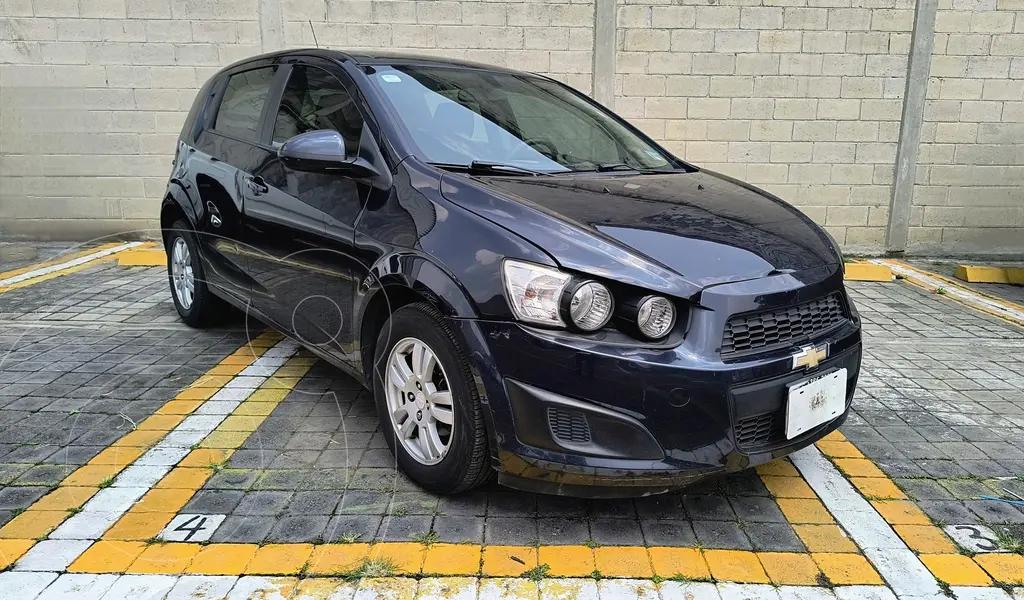 Chevrolet Sonic LT HB Aut usado (2016) color Azul Oscuro precio $160,000