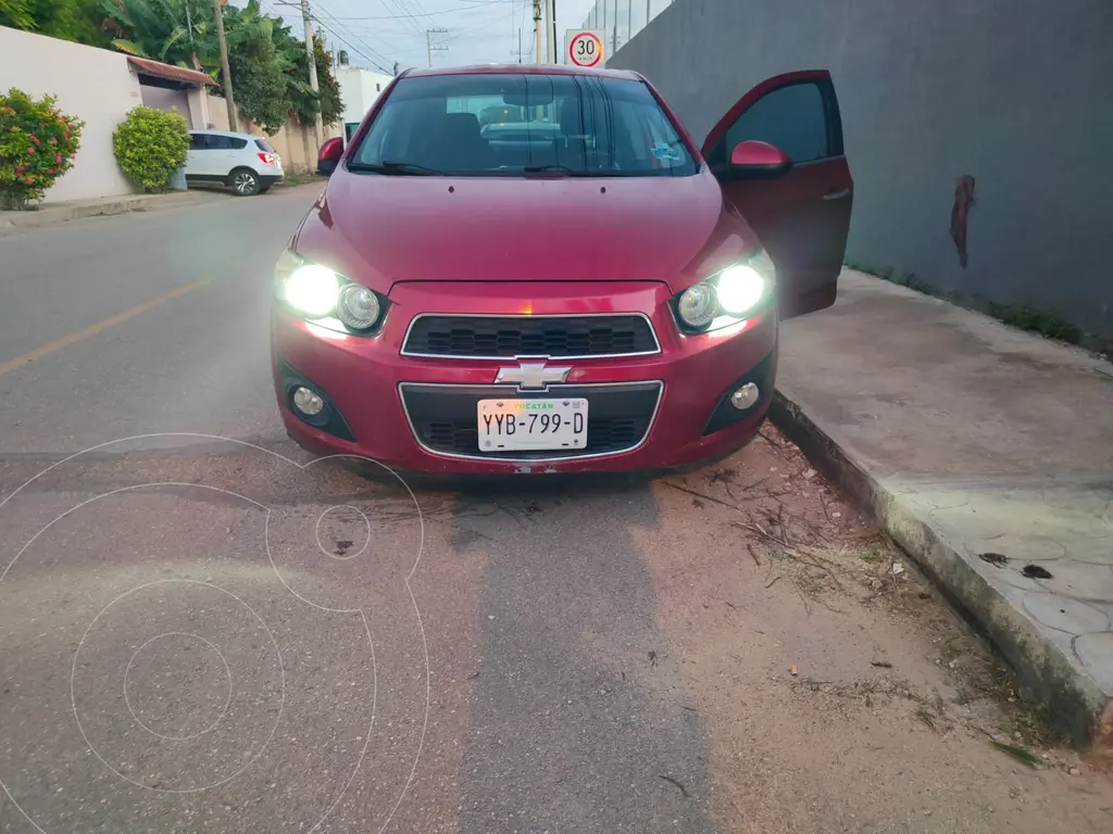 Chevrolet Sonic LTZ Aut usado (2016) color Rojo precio $130,000