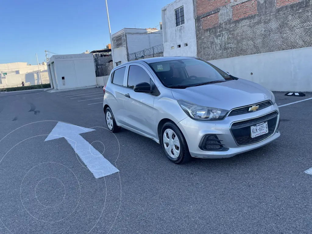 Chevrolet Spark LT usado (2018) color Plata precio $140,000