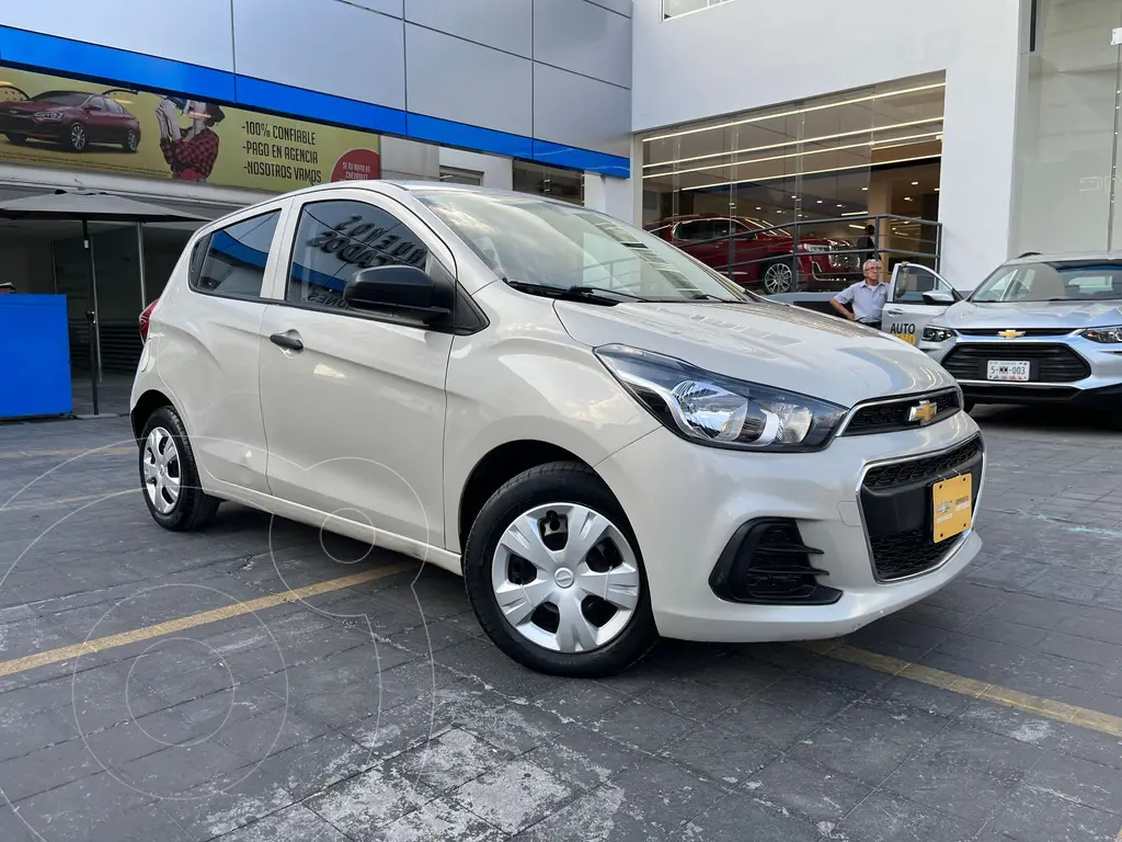 Chevrolet Spark LT usado (2017) color Beige precio $195,000
