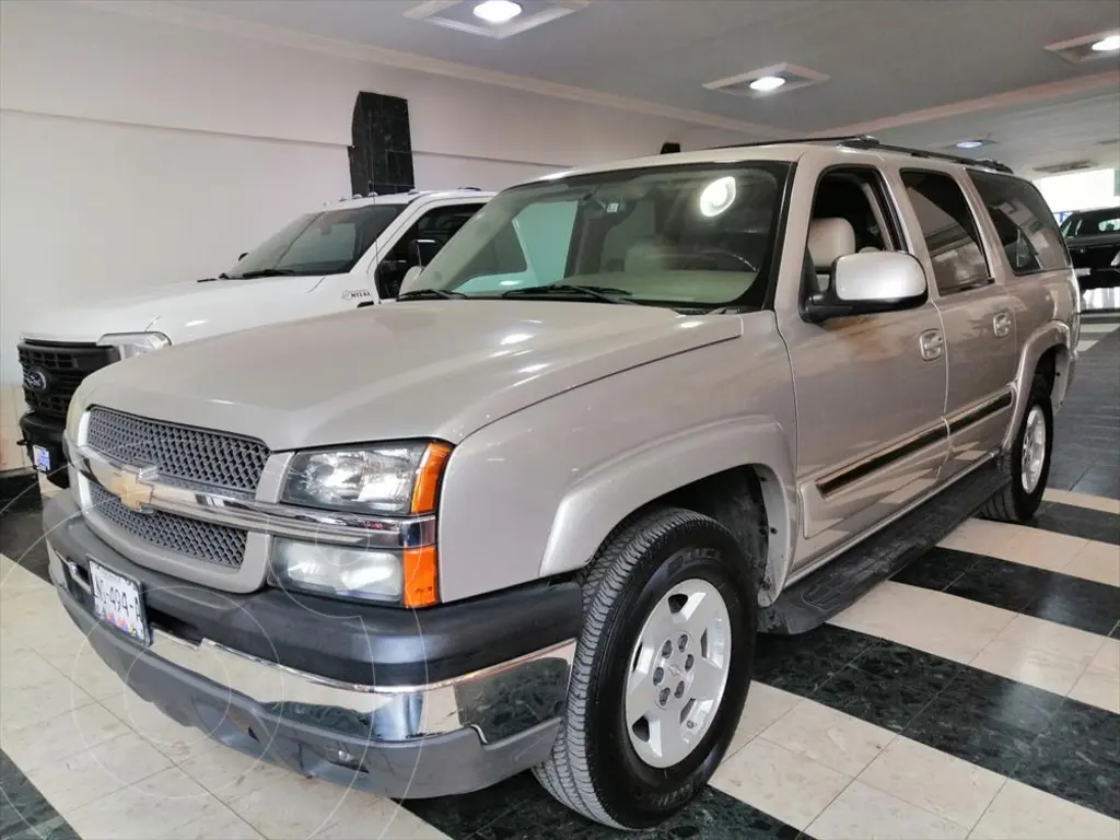 Chevrolet Suburban Paq D (295 Hp) Piel y DVD usado (2004) color Plata ...