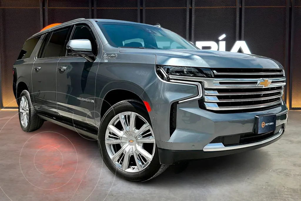 Chevrolet Suburban High Country usado (2021) color Gris precio $2,399,800