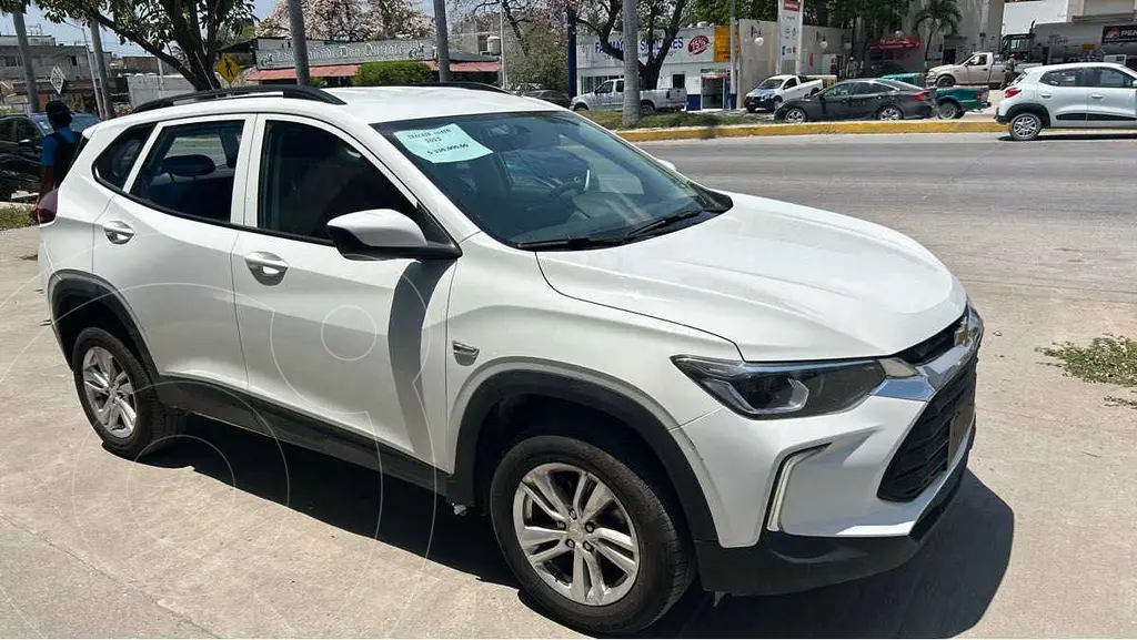 Chevrolet Tracker LS usado (2023) color Blanco precio $330,000