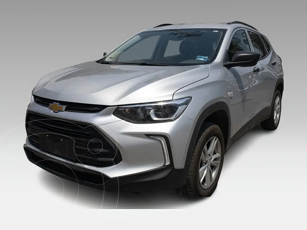 Chevrolet Tracker LS Aut usado (2021) color plateado precio $300,000