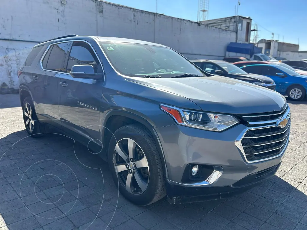 Chevrolet Traverse LT 7 Pasajeros usado (2021) color Gris precio $720,000