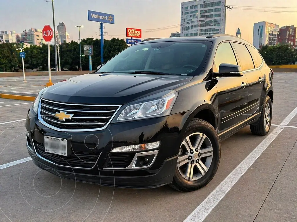 Chevrolet Traverse LT 7 Pasajeros usado (2015) color Negro Grafito ...