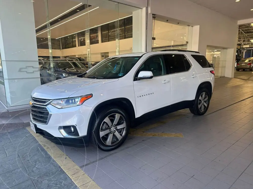 Chevrolet Traverse LT 8 Pasajeros usado (2020) color Blanco precio $680,000