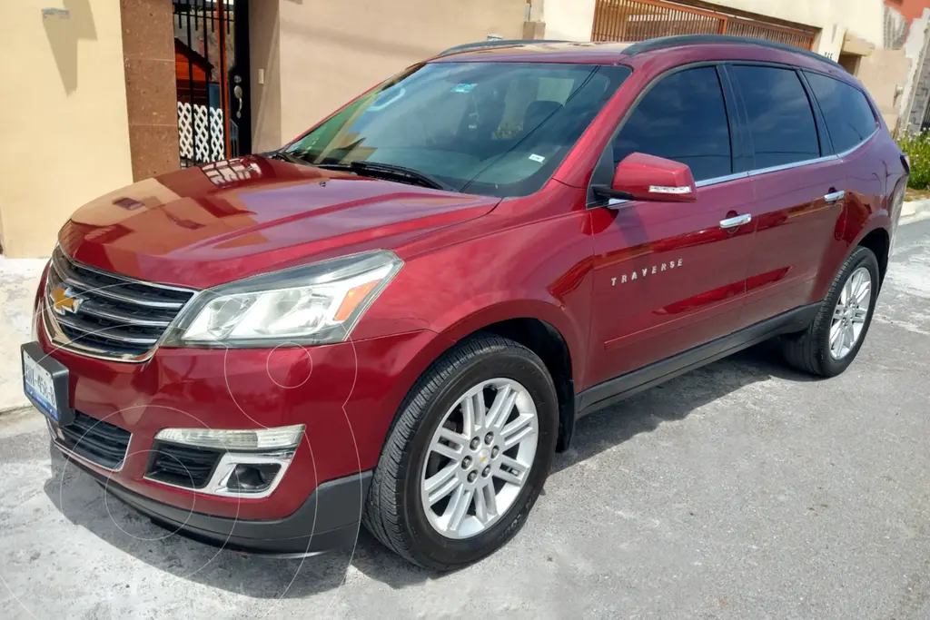 Chevrolet Traverse LT Piel usado (2015) color Rojo precio $185,000