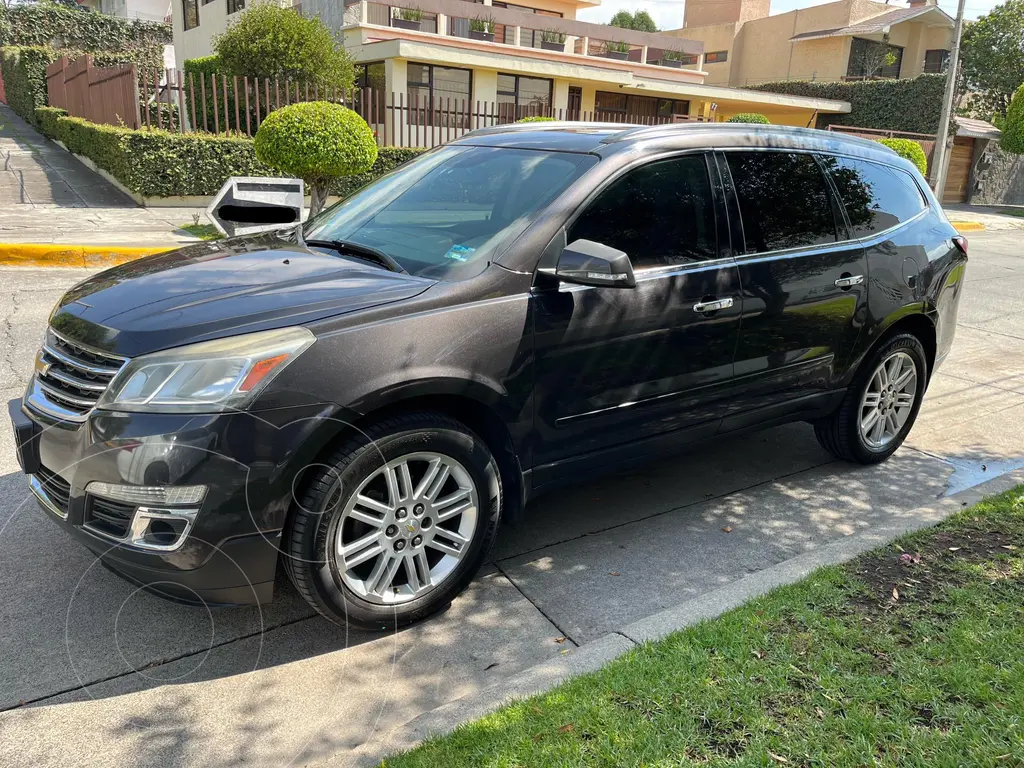 Chevrolet Traverse LT 7 Pasajeros usado (2015) color Iridis precio $289,500