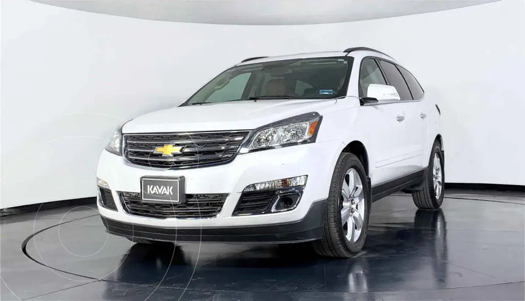 Chevrolet Traverse LT 7 Pasajeros usado (2016) color Cafe precio $307,999