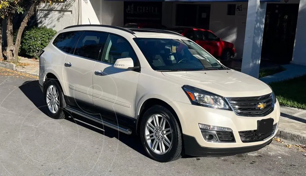 Chevrolet Traverse LT 7 Pasajeros usado (2015) color Blanco Diamante ...