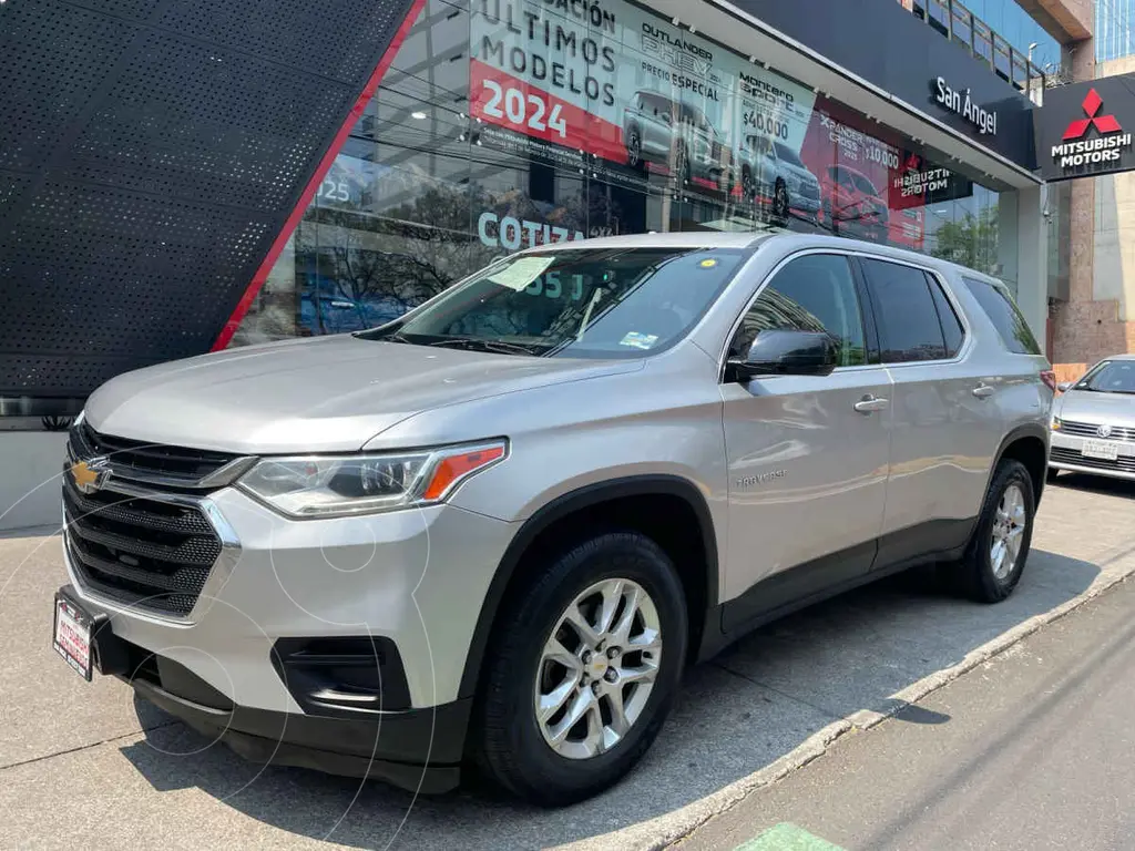 Chevrolet Traverse LS usado (2018) color Gris precio $355,000