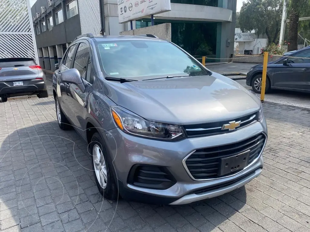 Chevrolet Trax LT Aut usado (2020) color Gris precio $350,000