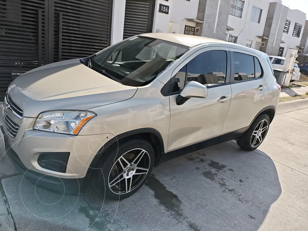 Chevrolet Trax LT usado (2016) color Champagne precio $160,000
