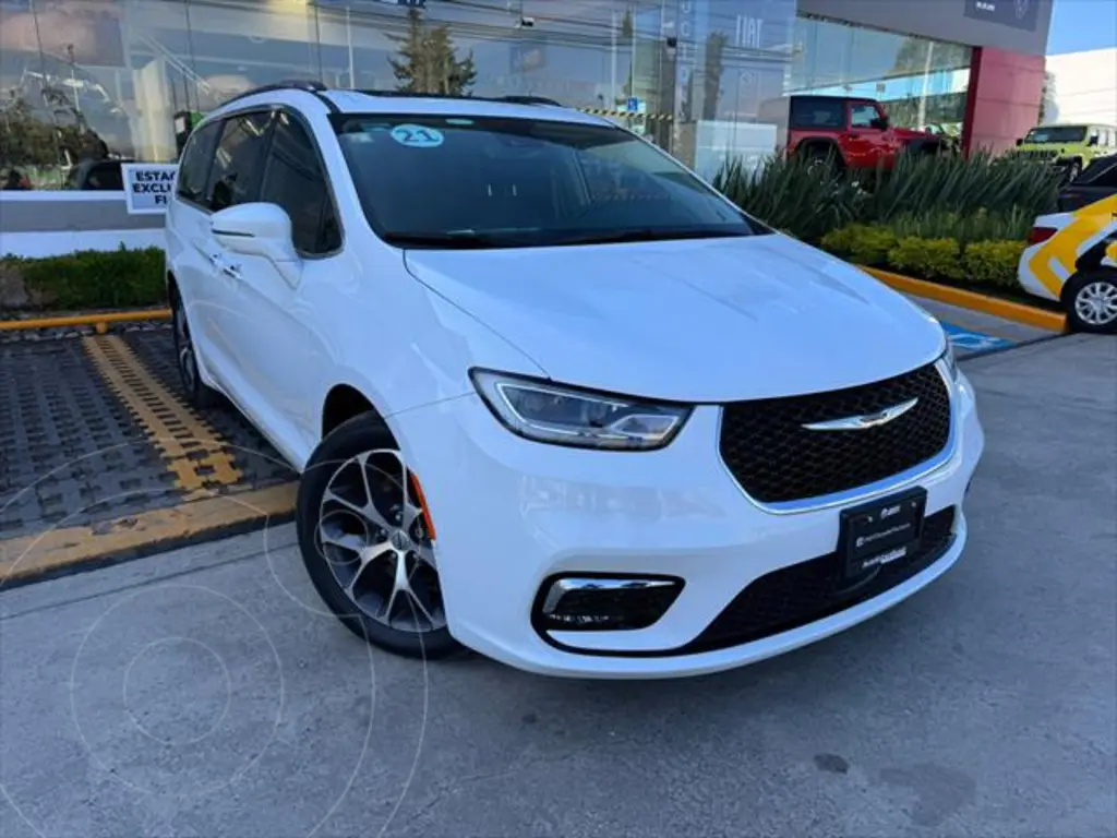Chrysler Pacifica Platinum usado (2021) color Blanco precio $790,000