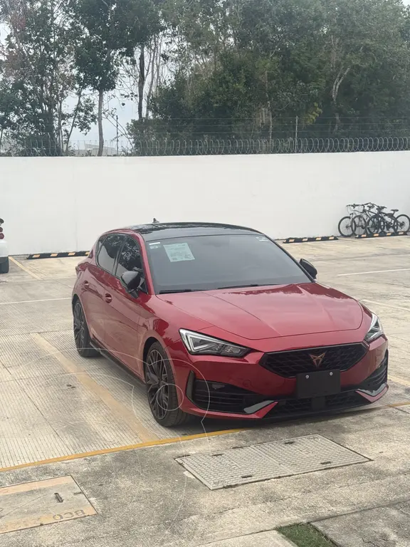 CUPRA Leon 300 HP usado (2022) color Rojo precio $630,000