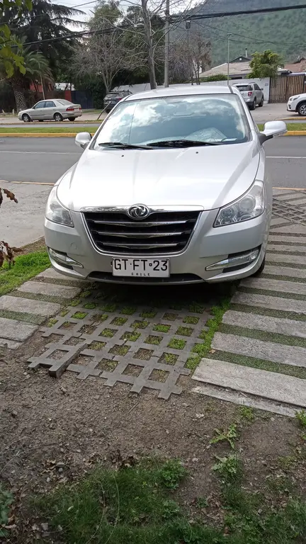 DFM H30 Elegante usado (2014) color Plata precio $5.290.000