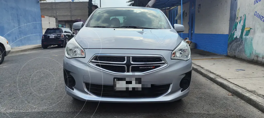 Dodge Attitude Se Usado 2022 Color Plata Precio 190 000