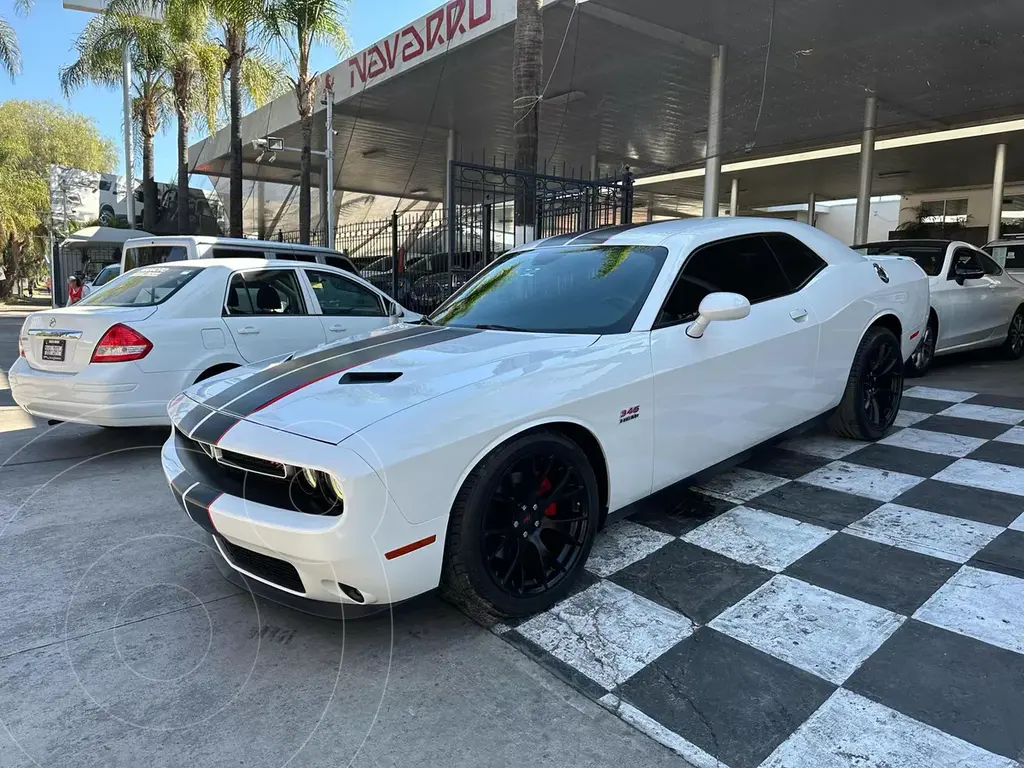 Dodge Challenger SRT-8 usado (2015) color Blanco precio $559,000