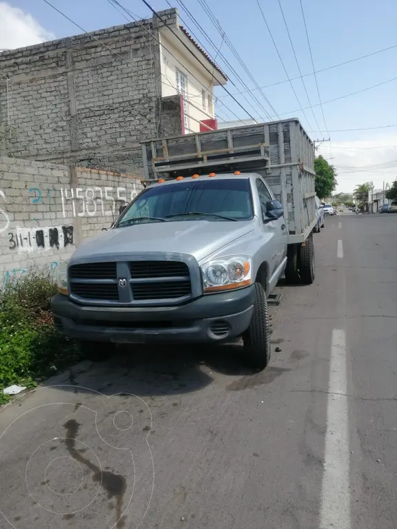 Dodge Ram Wagon 2500 SLT V8 usado (2006) color Gris precio $280,000