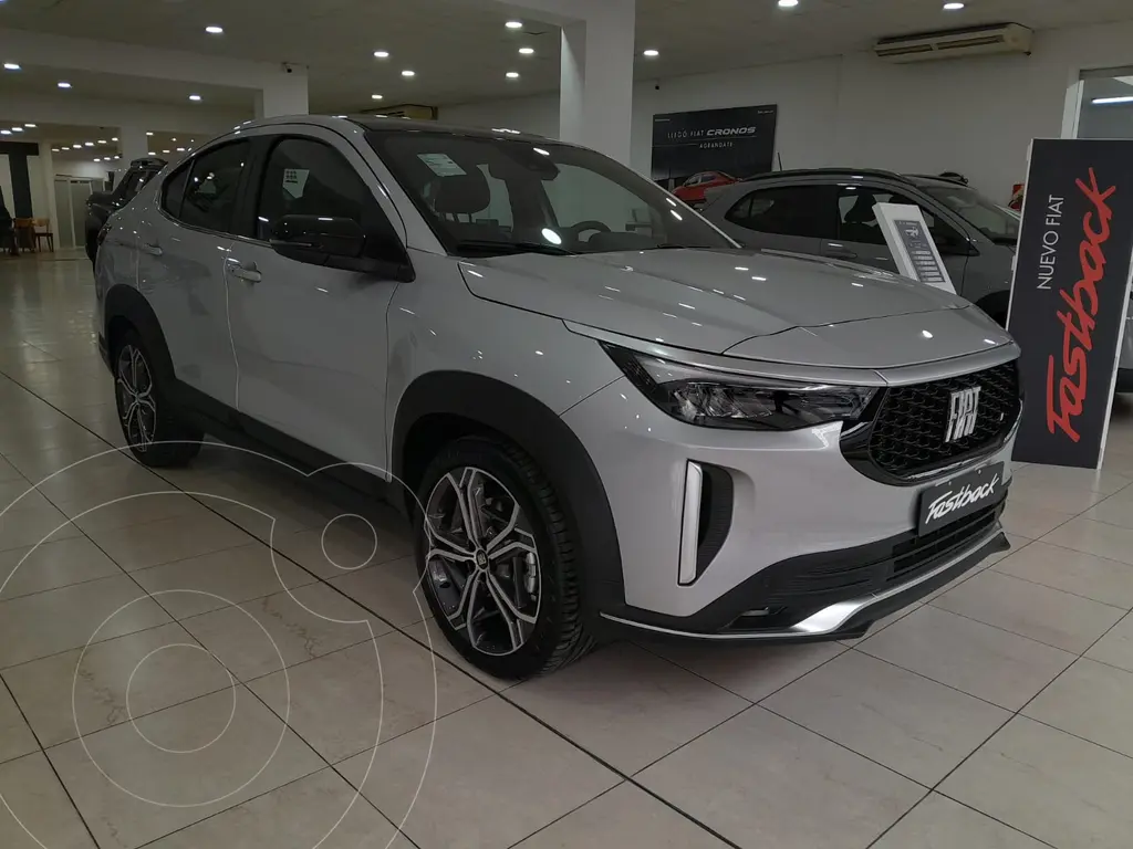 FIAT Fastback Turbo 1.3L GSE nuevo color Gris Claro precio $33.000.000