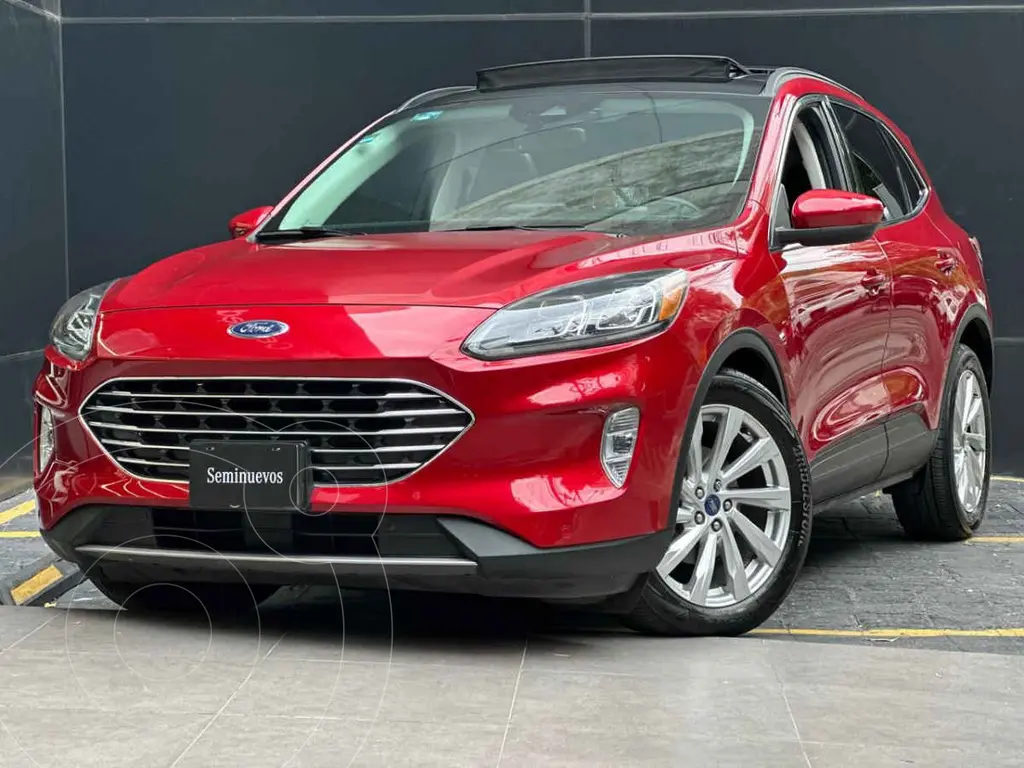 Ford Escape Hibrida Titanium usado (2022) color Rojo precio $575,000