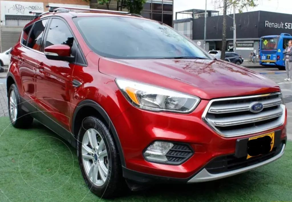 Ford Escape SE 4x2 usado (2017) color Rojo precio $83.990.000