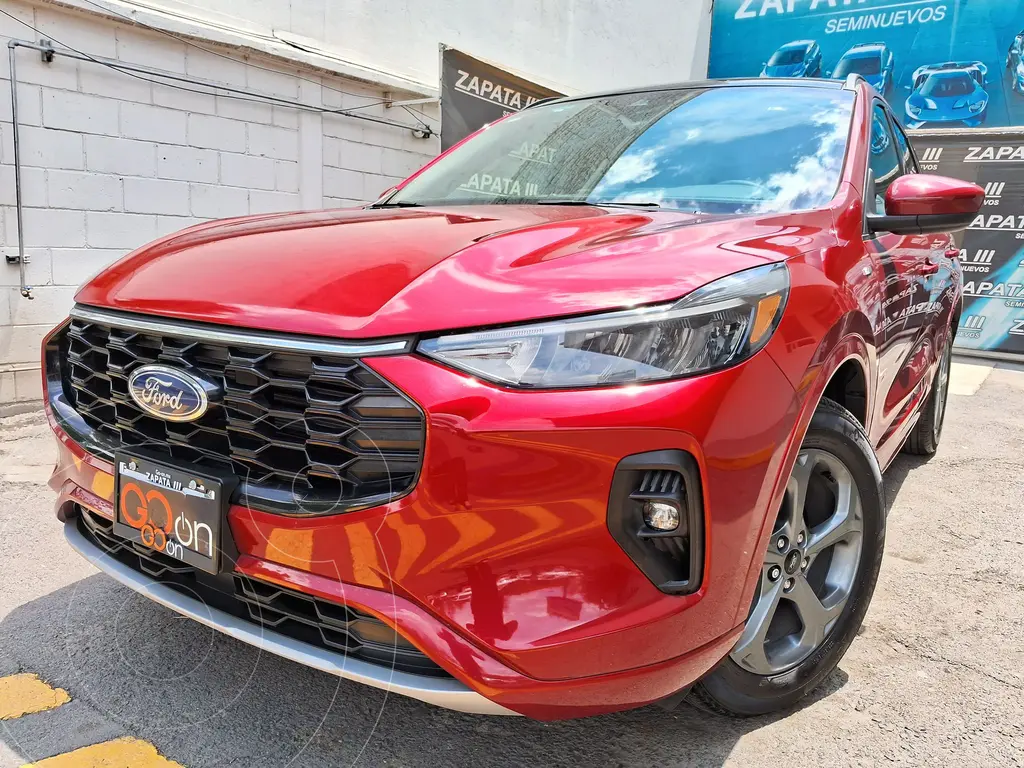 Ford Escape Titanium EcoBoost usado (2023) color Rojo precio $705,000