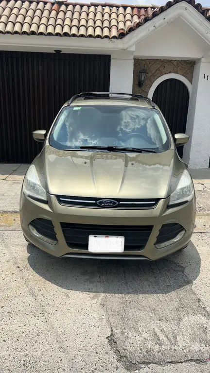 Ford Escape SE Plus con techo panoramico usado (2013) color Verde ...