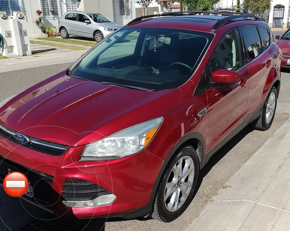 Ford Escape SE Plus con techo panoramico usado (2013) color Rojo precio ...