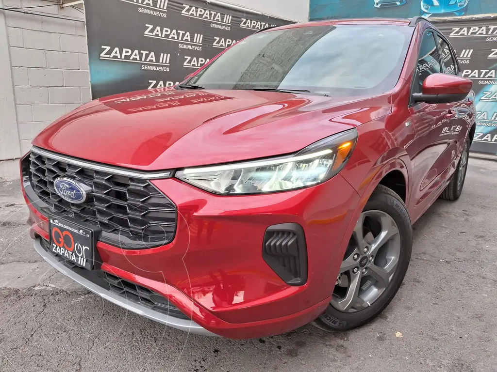 Ford Escape Titanium EcoBoost usado (2023) color Rojo precio $740,000
