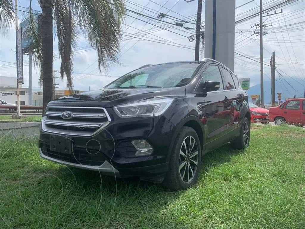 Ford Escape Titanium EcoBoost usado (2018) color Negro precio $360,000