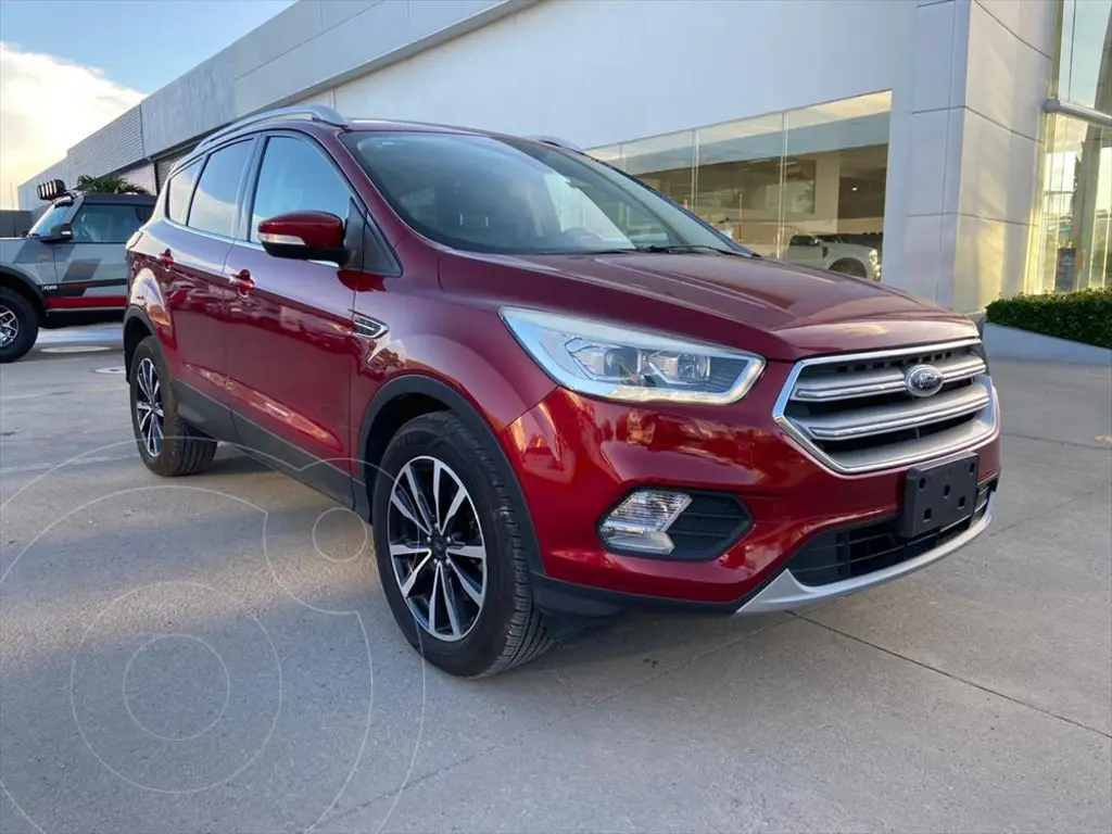 Ford Escape Titanium EcoBoost usado (2019) color Rojo precio $385,000