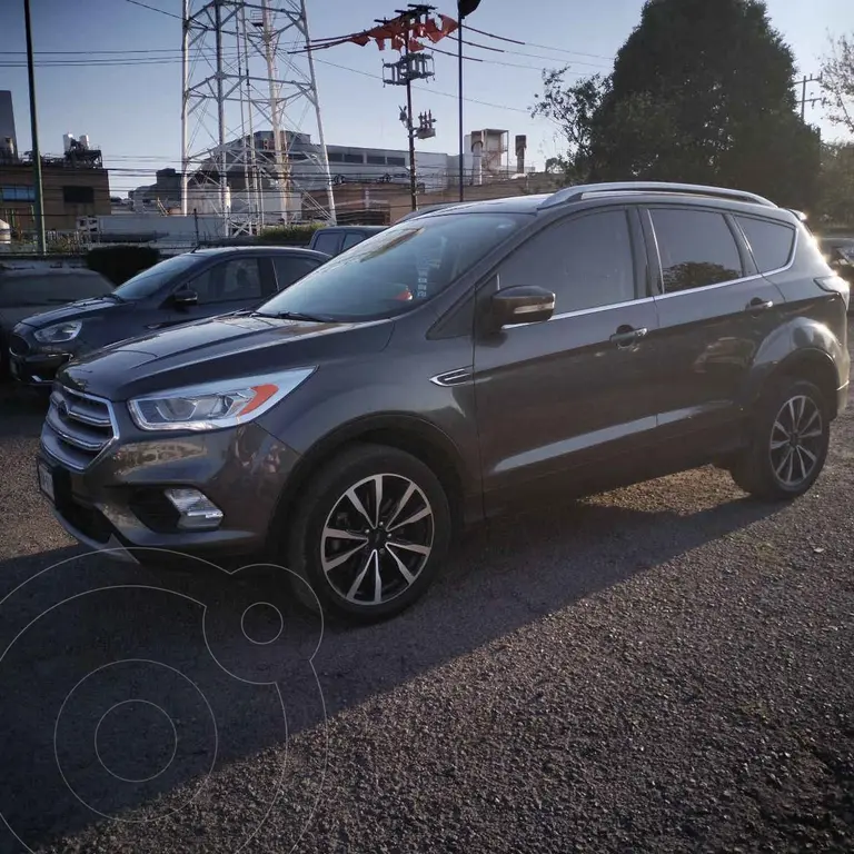 Ford Escape Titanium EcoBoost usado (2017) color Gris precio $315,000