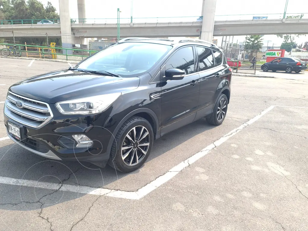 Ford Escape Titanium EcoBoost usado (2019) color Negro precio $410,000